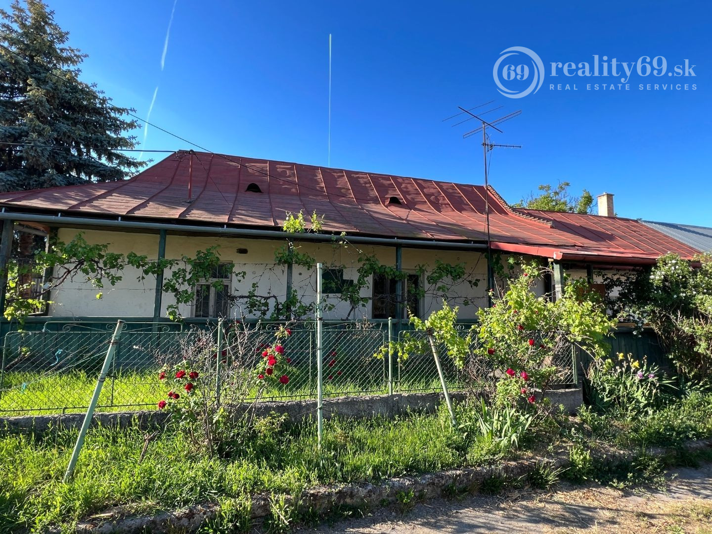 KECHNEC - RODINNÝ DOM NA VÝBORNOM MIESTE, POZEMOK 1.958M2. | Reality69