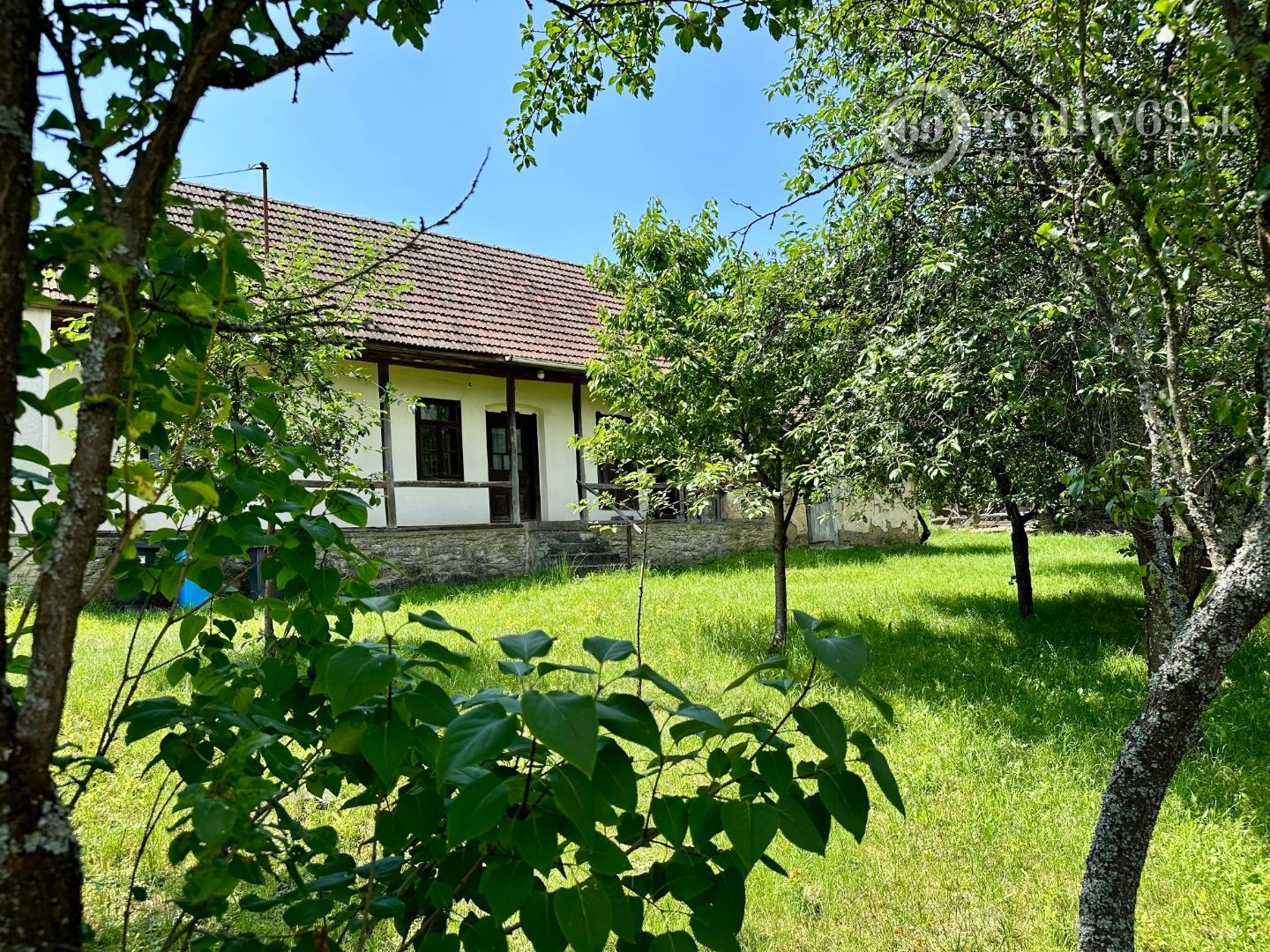 MAĎARSKO - VARBÓC DOM VO VÝBORNOM STAVE, VEĽKÝ POZEMOK. | Reality69